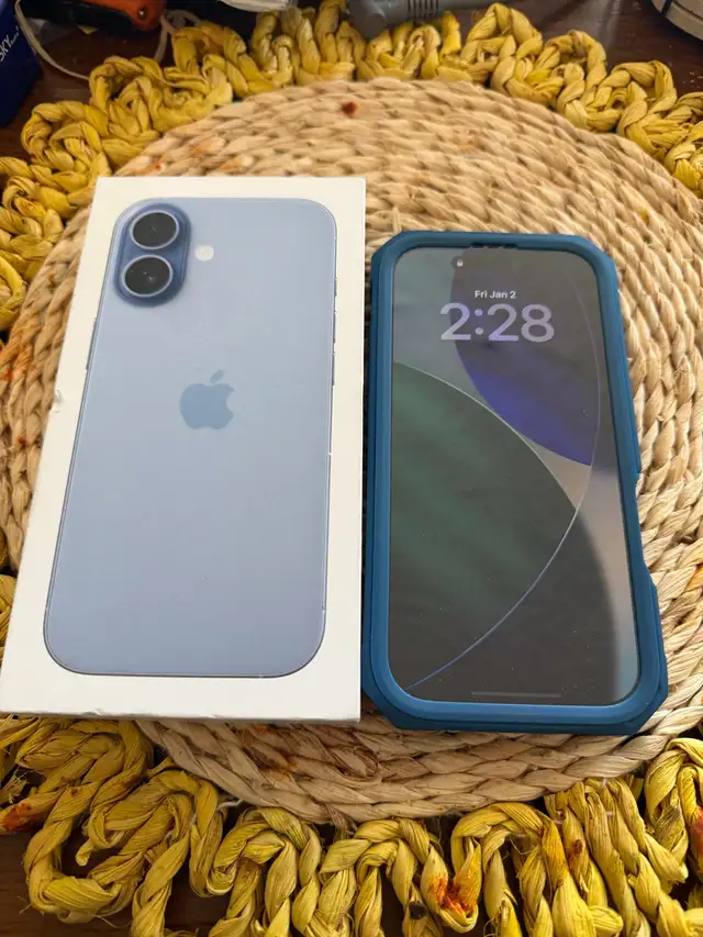 iPhone 17 256gb mist blue unlocked free hardshell case | Cell Phones ...