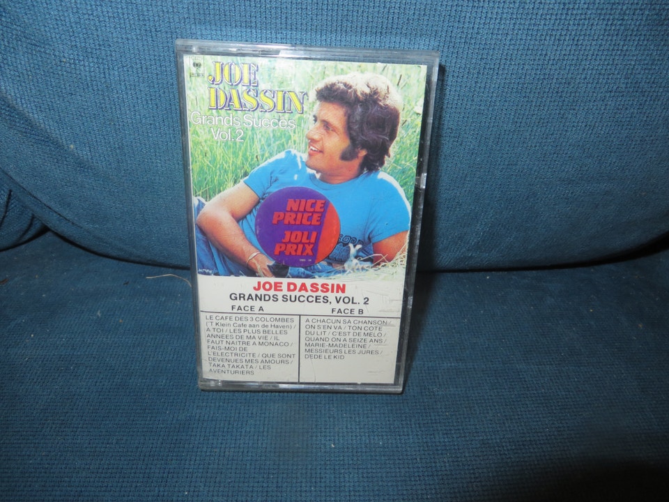 Cassette Joe Dassin et de Willie Nelson | Arts & Collectibles | Québec ...