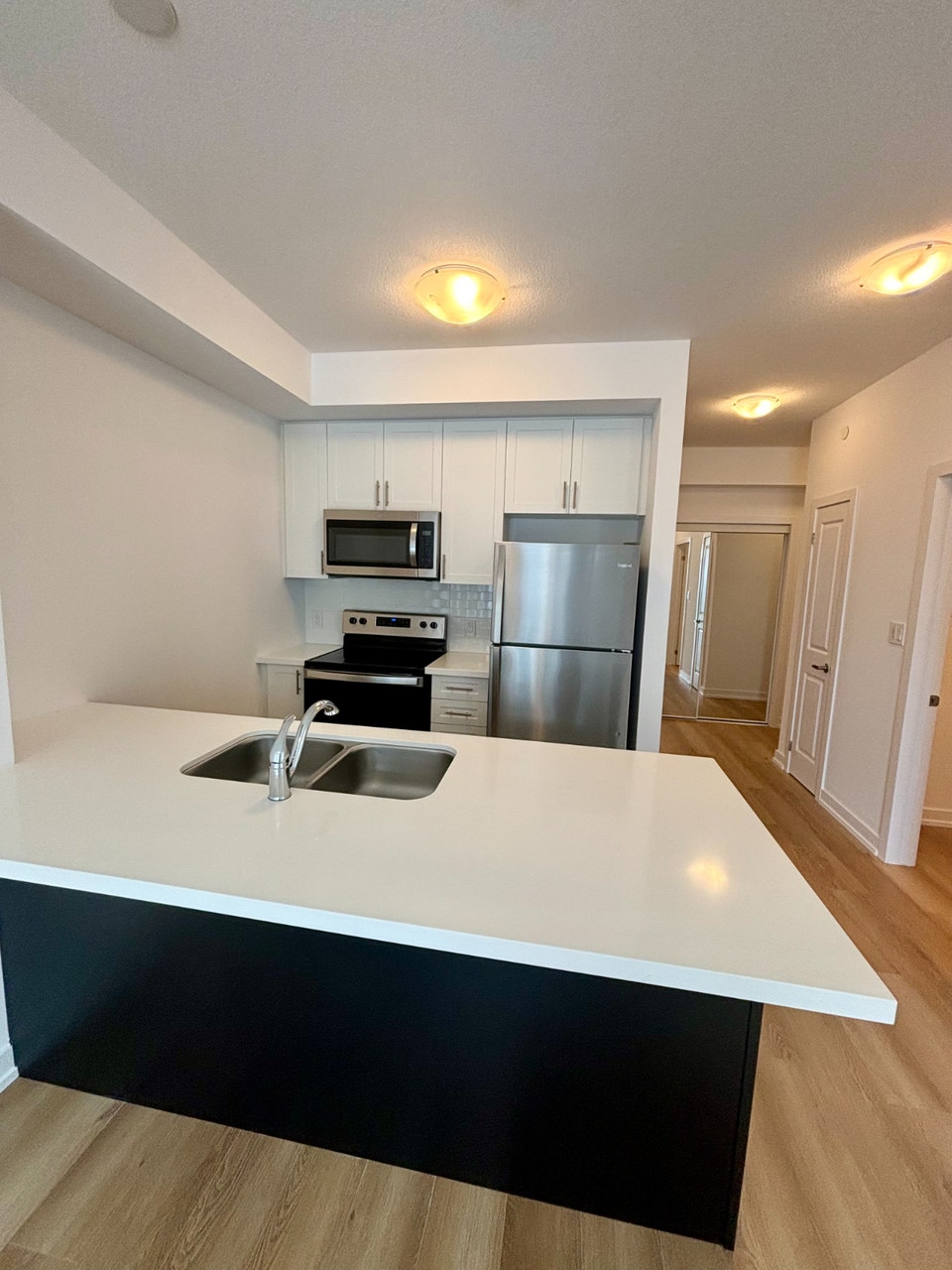 Beautiful One Bed + Den Condo with 2 Underground Parking Spots | Long Term Rentals | Hamilton ...