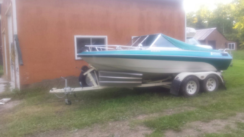 Inboard Boat | Powerboats & Motorboats | Edmonton | Kijiji