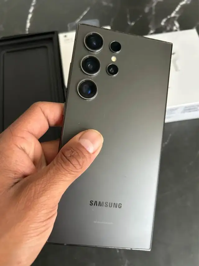 Samsung S24 Ultra 256GB w/ Airpods and Fast Charger (Delivery) | Cell ...