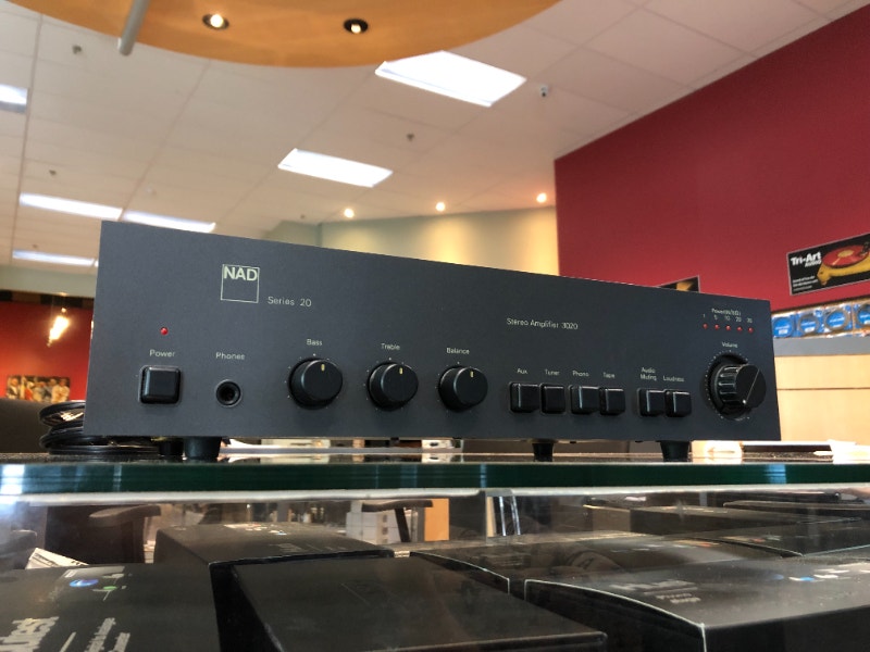 NAD 3020 Series 20 Stereo Integrated Amplifier (1980-88) | Chaînes ...
