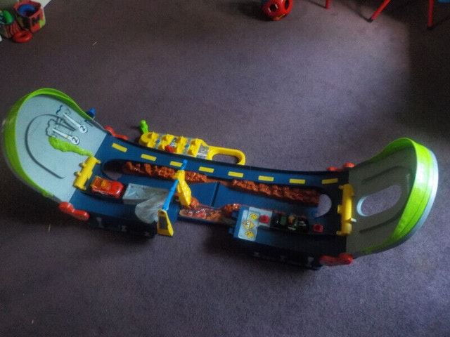 Playskool Speedstars Police Chase Race Cars Track | Toys & Games ...