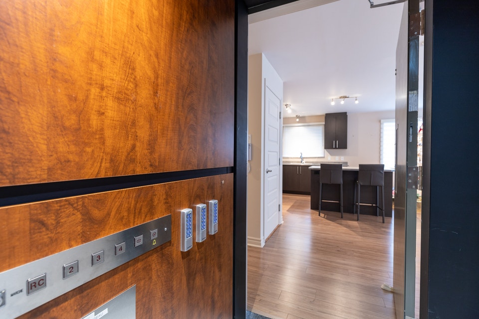 5 1/2 avec ascenseur PRIVÉ MAI ET JUILLET 2100 ET 2400 ST HUBERT | Long ...