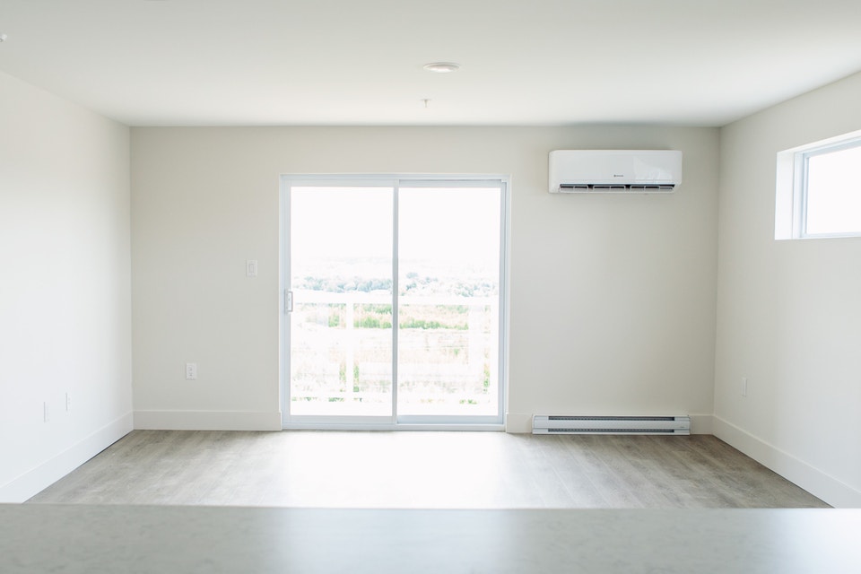 4th Floor Modern Unit Available on Cliffe St | Long Term Rentals ...