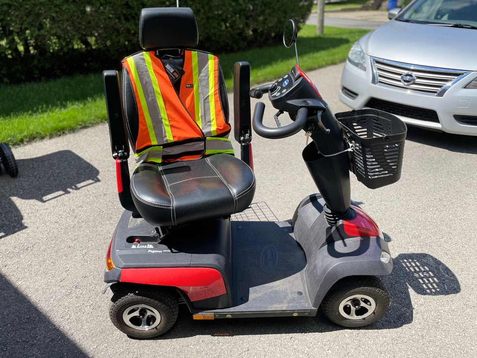 Quadriporteur Invacare | Health & Special Needs | Laval / North Shore ...