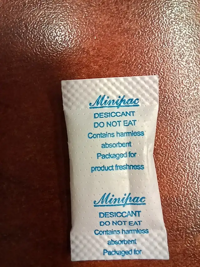 Sachet de silice (dehydrating silica packs) – GRATUIT/FREE | Free Stuff ...