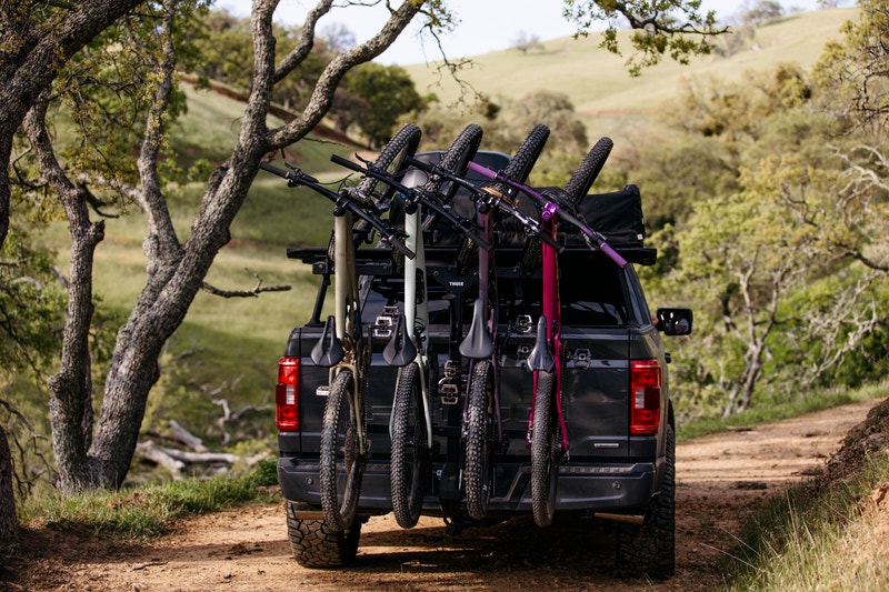 NEW MODEL - Thule ReVert 4 (9024500) Vertical Hitch Bike Rack | Road ...