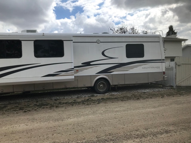 Mountain Aire Newmar Motorhome | RVs & Motorhomes | Red Deer | Kijiji