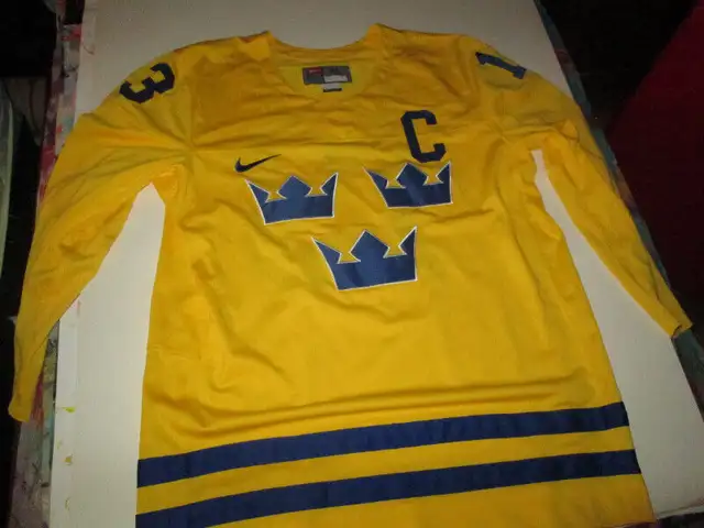 Mats Sundin Signed Team Sweden Nike Jersey JSA - XL - Gold Medal | Arts ...