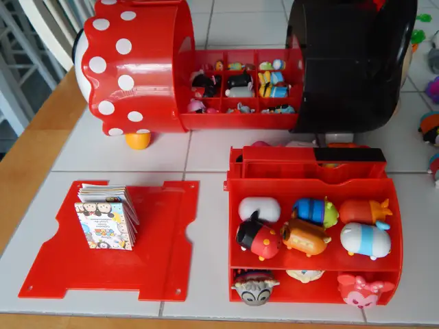 Tsum Tsum★--mallette Minnie + 63 figurines et 21 accessoires | Toys ...