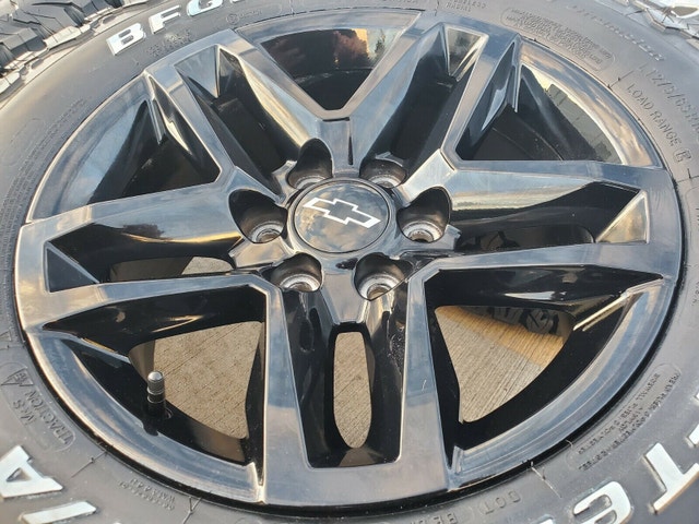 2022 Chevy Silverado / Tahoe Trail Boss wheels and BFG KO2 tires ...