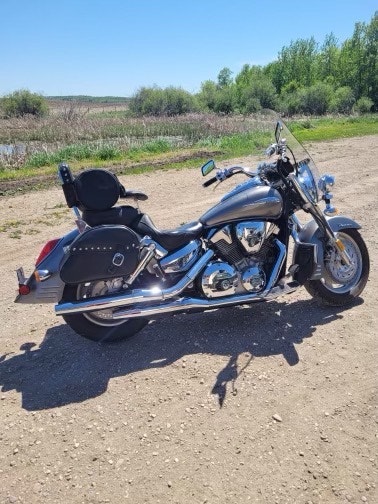Honda Street Motorcycle | Street, Cruisers & Choppers | Edmonton | Kijiji