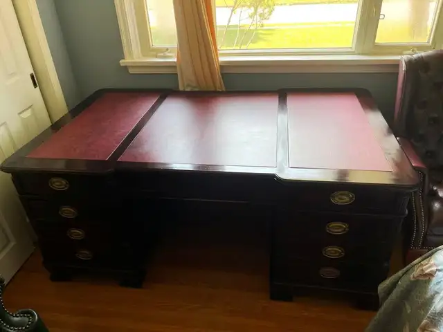 Extra-Large Executive Mahogany Bankers / Partners Desk with Burg ...