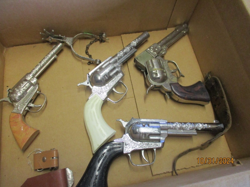 1950s COWBOY WESTERN WILD WEST TOY PISTOLS HOLSTERS $10 - $20 EA | Arts ...