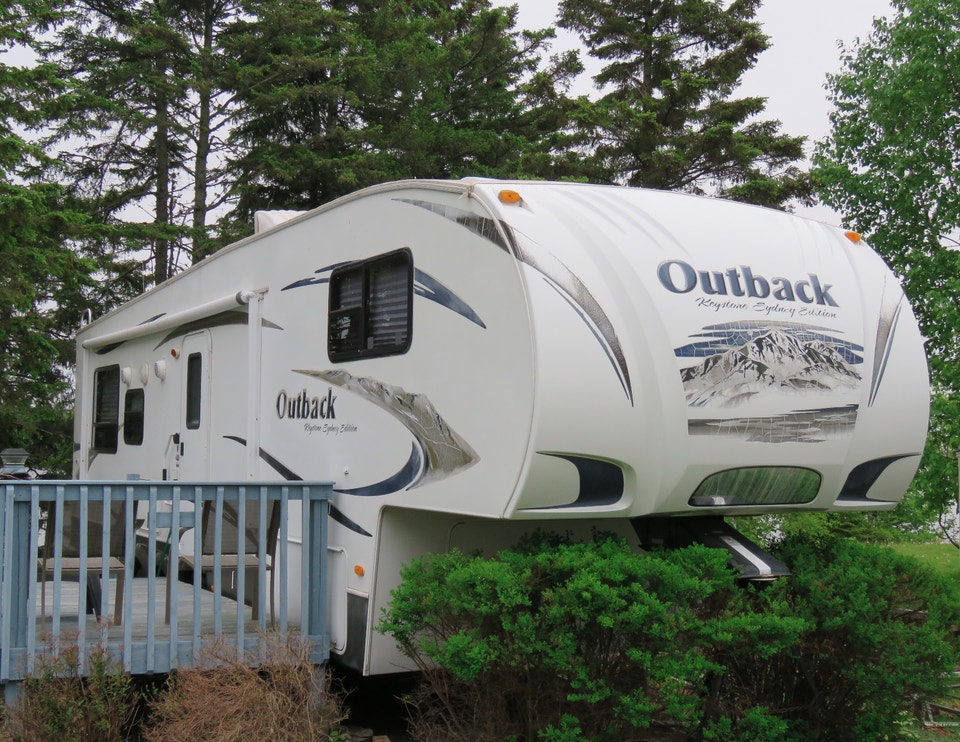 Well-Maintained 5th Wheel in Petit-Tracadie For Sale | RVs & Motorhomes ...