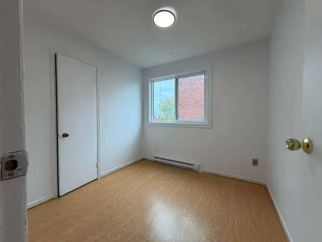 Apartment 5 1/2 available now - Longueuil - Perigny Street | Long Term Rentals | Longueuil ...