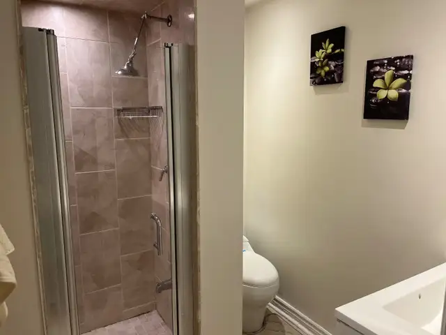 VERY BRIGHT ROOM STEPS TO GROCERY/BUS BATHURST AND STEELES | Room ...