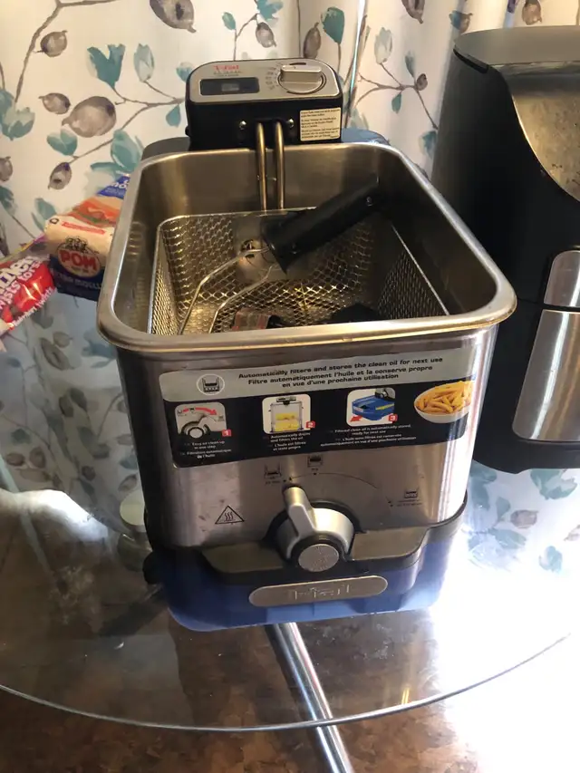 Friteuse T-Fal | Kitchen & Dining Wares | Laval / North Shore | Free ...