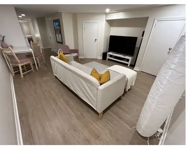 Cozy Furnished 1-Bedroom Basement Suite in Trinity Bellwoods | Long ...
