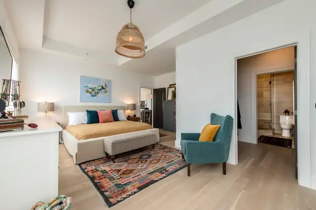 3 Bed 2.5 Bath Penthouse Overlooking Halifax Commons. March 1st | Long ...