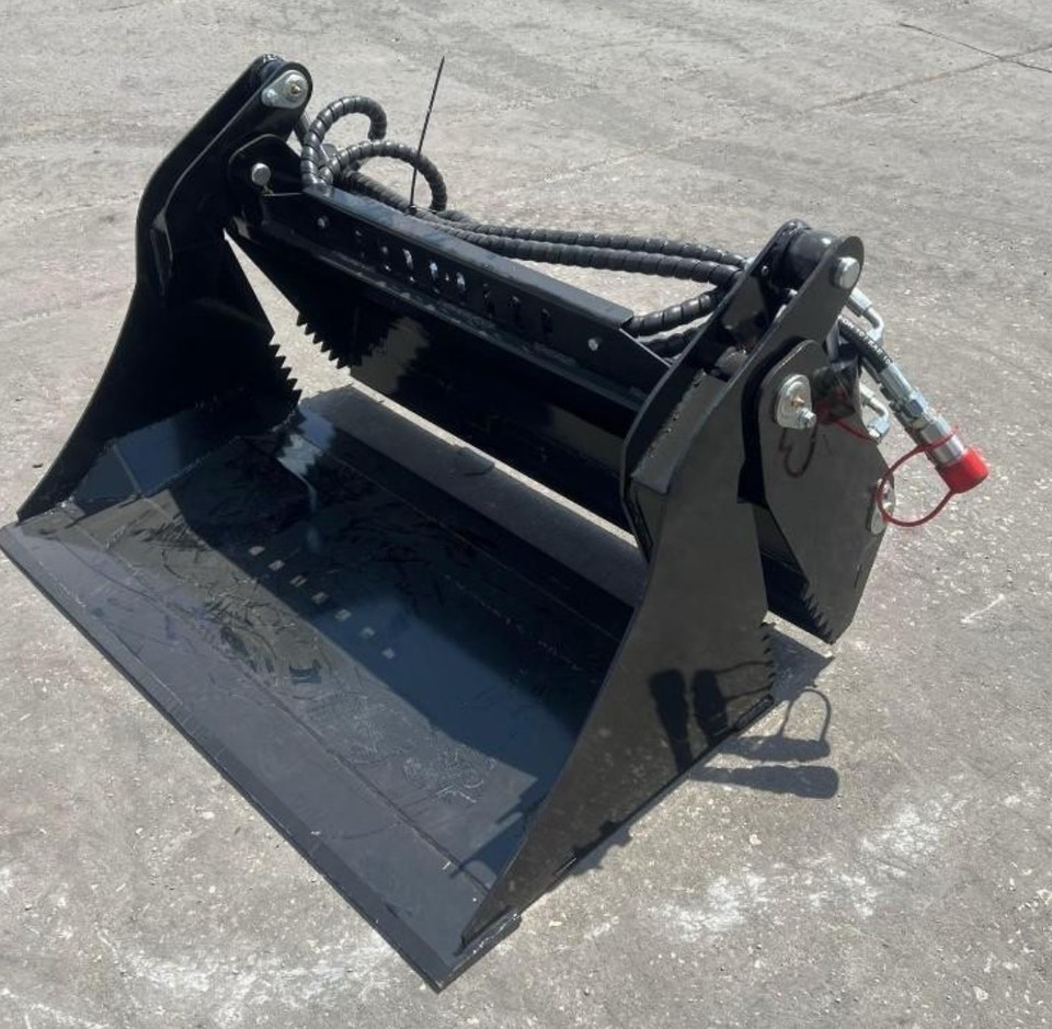 2025 Mini Skid Steer 4 in 1 use Hydraulic Bucket Giyi | Other | Muskoka ...