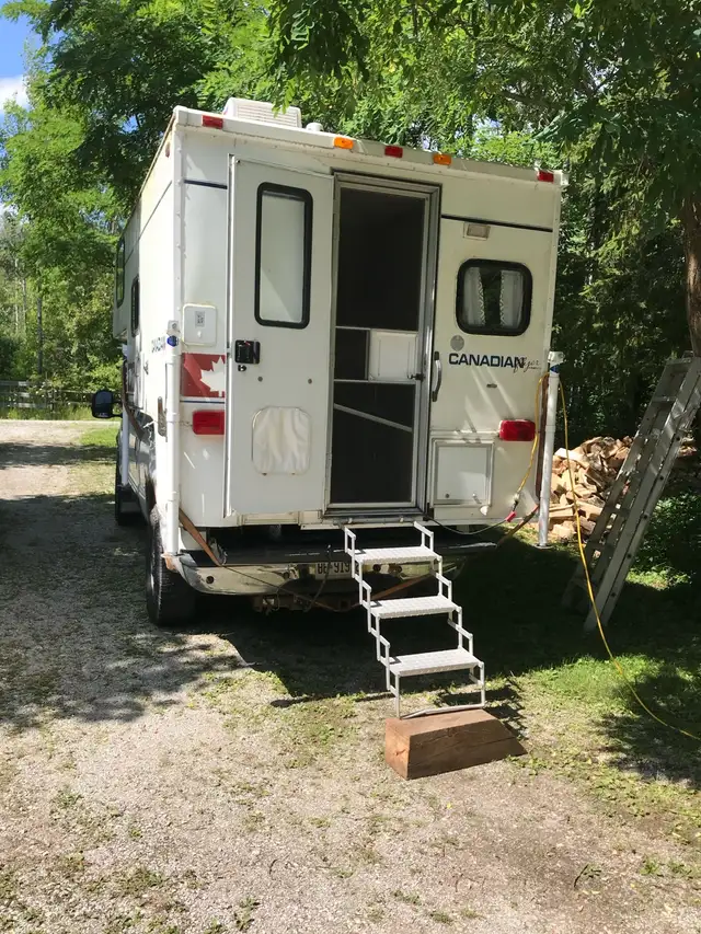 Canadian Truck Bed Camper | Travel Trailers & Campers | Barrie | Free ...