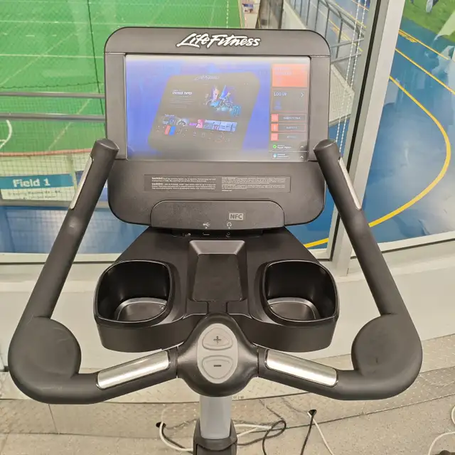 Life Fitness Elevation Discover SE3HD 95Ce Upright Bikes | Exercise ...