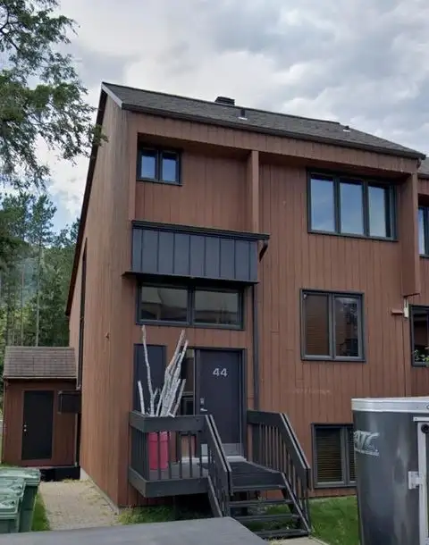 Chalet à louer Mont Ste-Anne long terme | Short Term Rentals | Québec ...