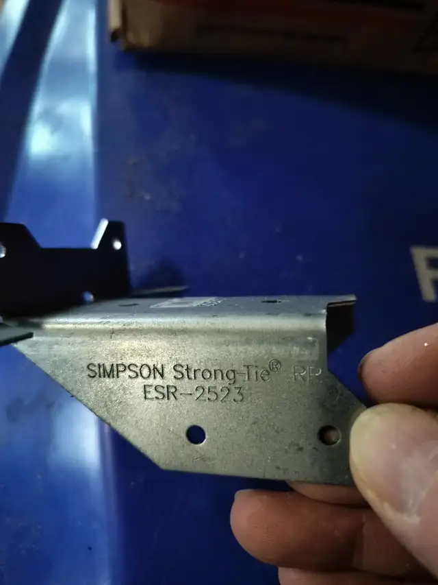 Simpson Strong Tie RR 18-Gauge 2x6 Ridge Rafter Connector 55 p ...