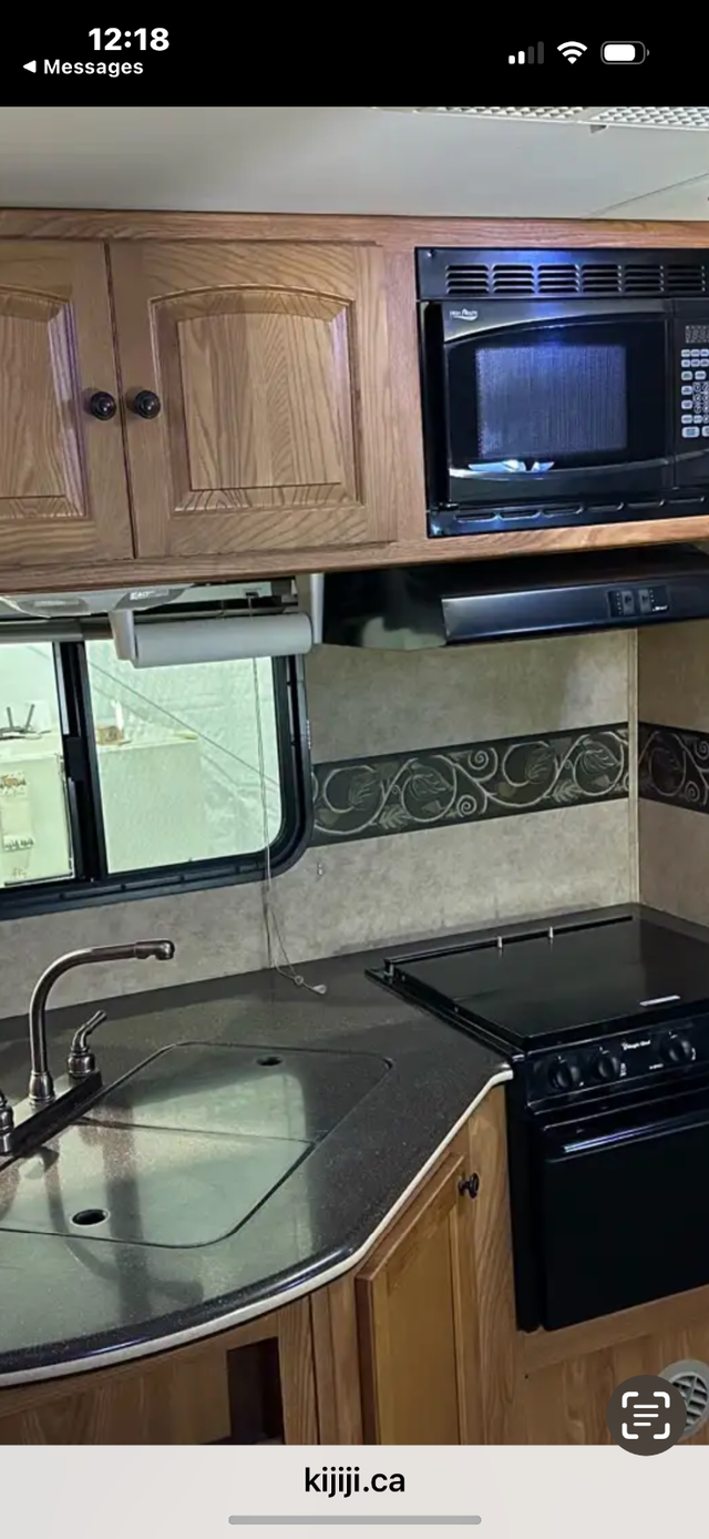 33 foot large travel trailer | RVs & Motorhomes | City of Toronto ...