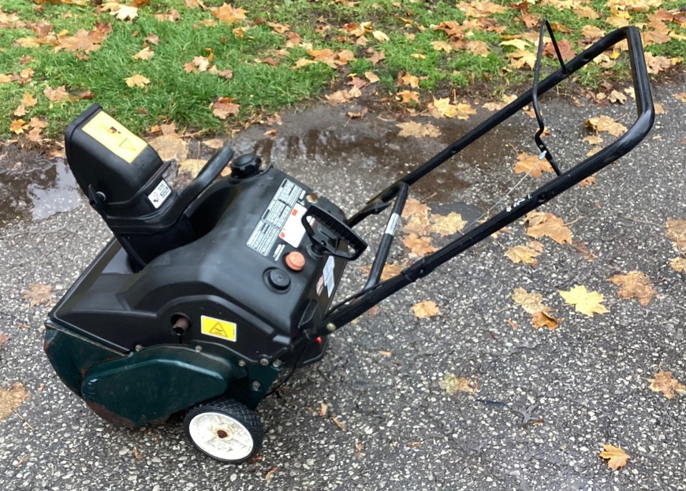Snowblower 21” Yardworks 2 Stroke Tecumseh Engine | Snowblowers ...