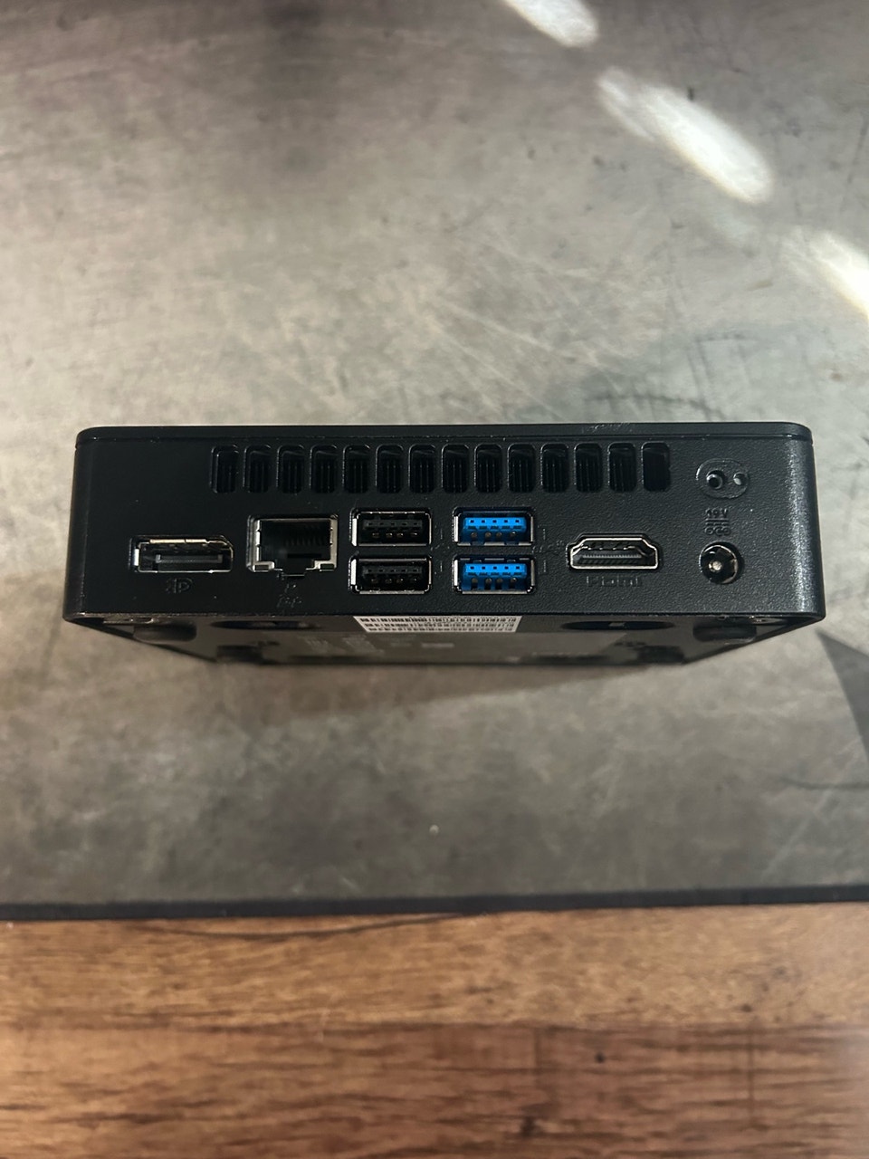 Intel Nuc mini pc. Model swNUC11ATKPE000 | Desktop Computers ...