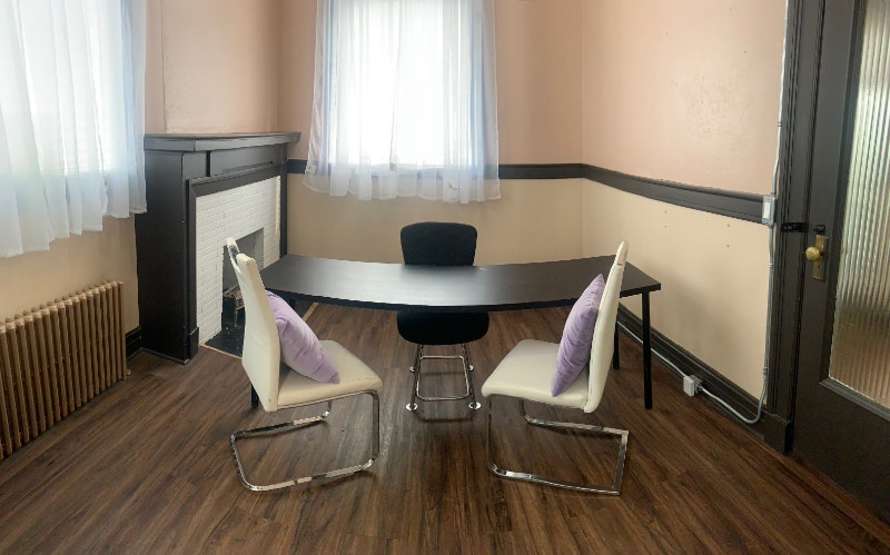 Bright, Spacious Office/ Business /Commercial Downtown STC | Commercial ...