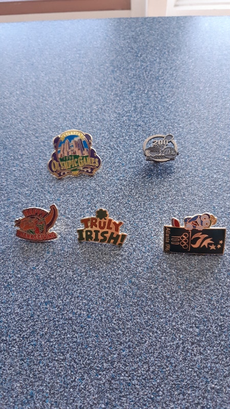 5 Épinglette de collection Collector's pin | Art et objets de ...