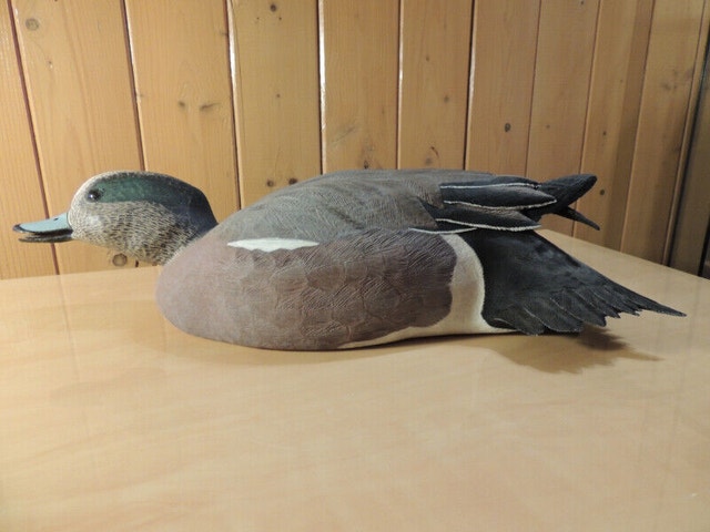 Canard sculpté par DANIEL LEROUX - Siffleur d'Amérique | Art et objets ...