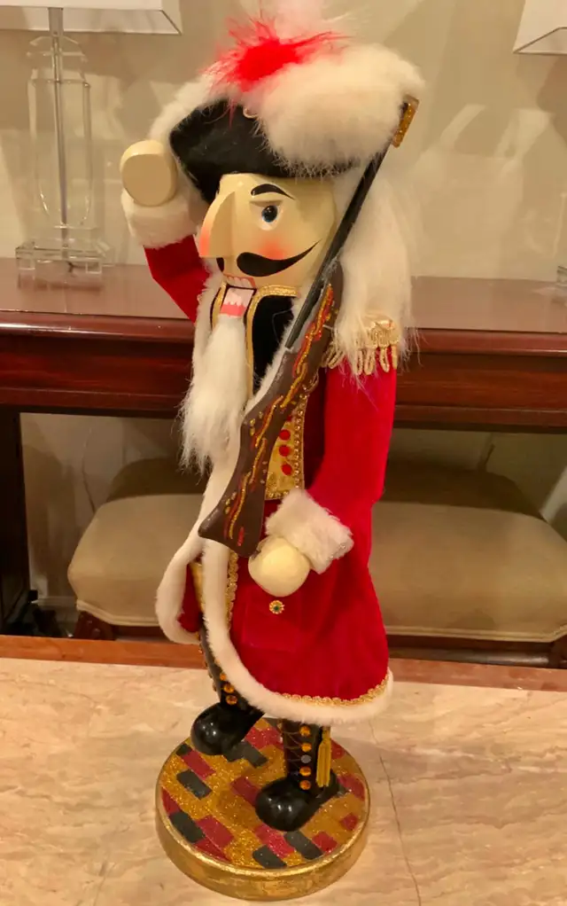 TALL VERY RARE VINTAGE SALUTING MARCHING SOLDIER NUTCRACKER | Holiday ...