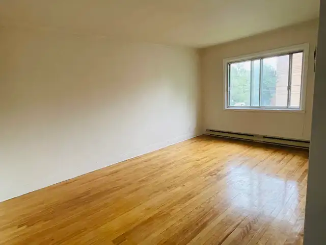 Saint Laurent duplex 5 1/2 room - best location | Long Term Rentals ...