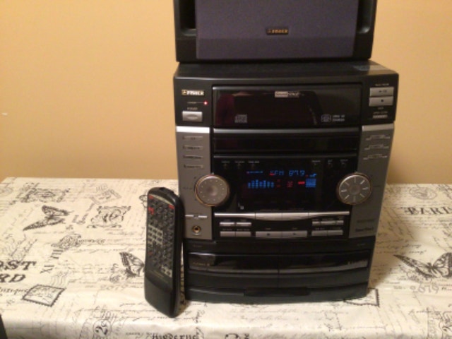 Système de son Fisher 5 hauts parleurs | Haut-parleurs | Sherbrooke ...