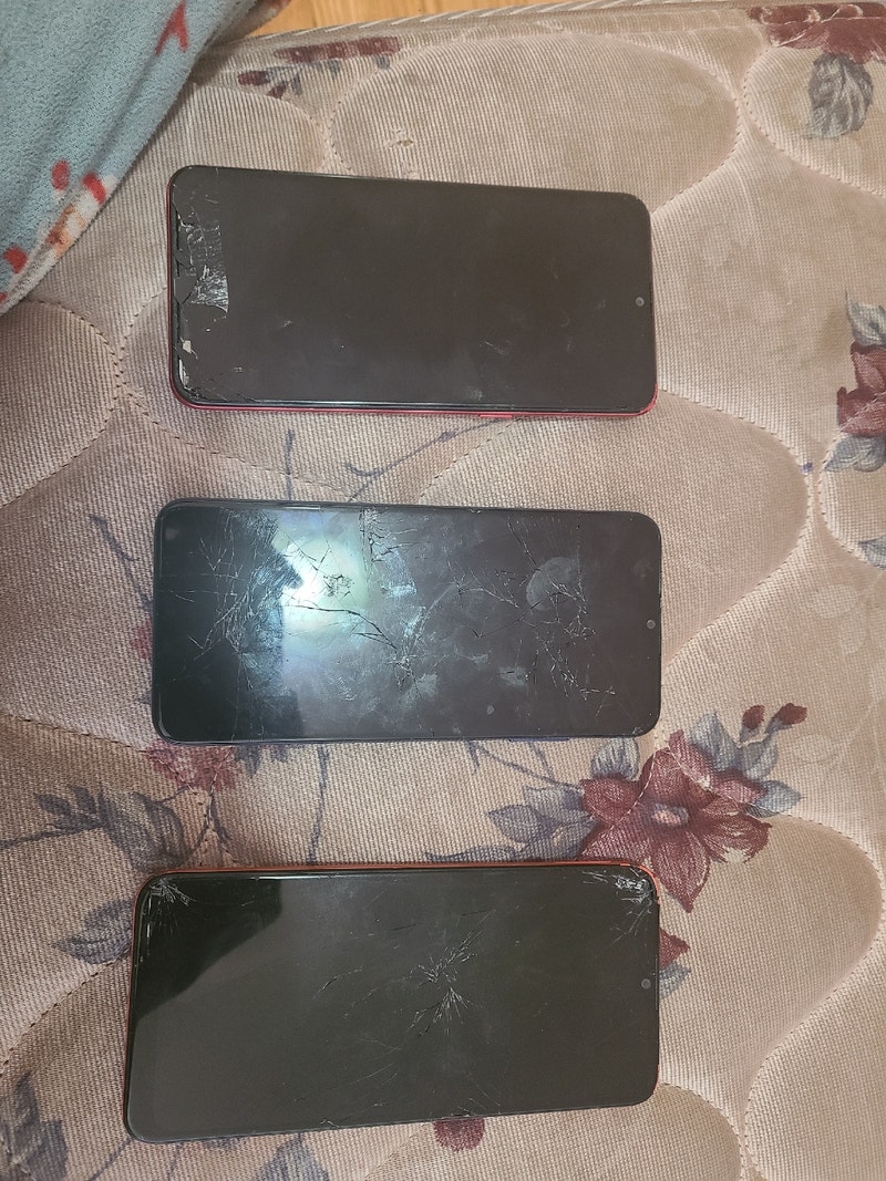 3 Broken androids that can be repaired. | Cell Phones | City of Toronto ...