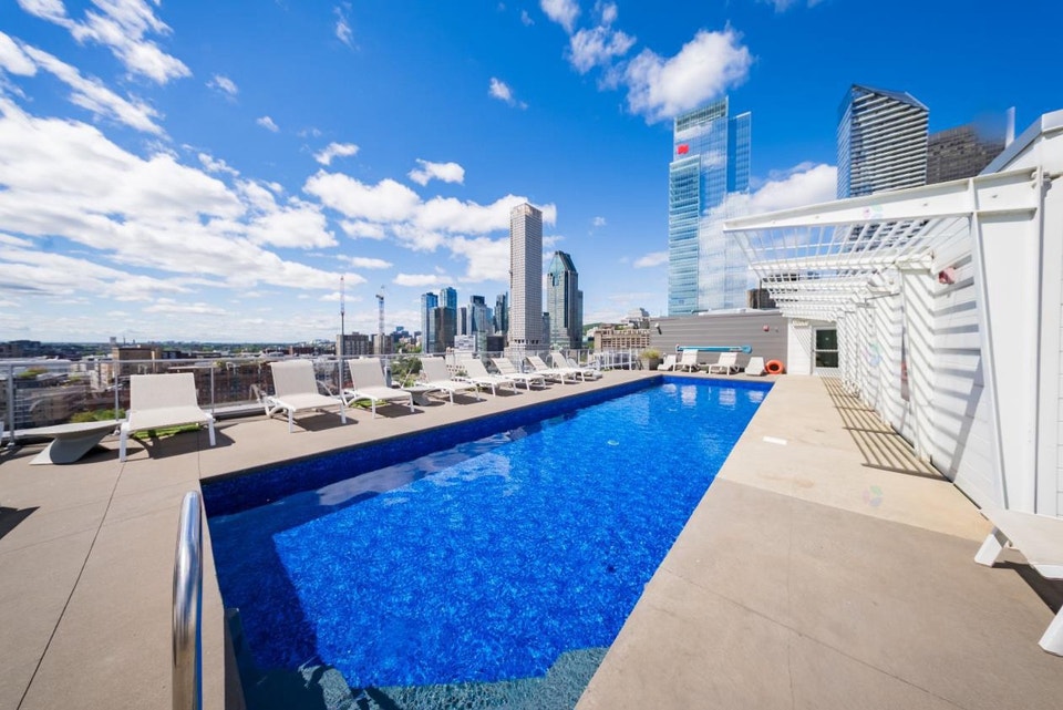 ⭐ Old Montreal ~ High-End 3 1/2 Condo ⭐ | Long Term Rentals | West ...