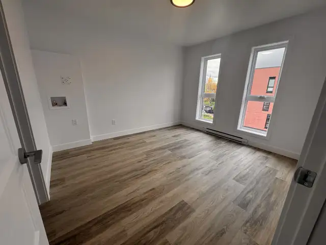 SUPER PROMO – LOGEMENTS NEUFS SUR L’AVENUE MYRAND! | Long Term Rentals ...