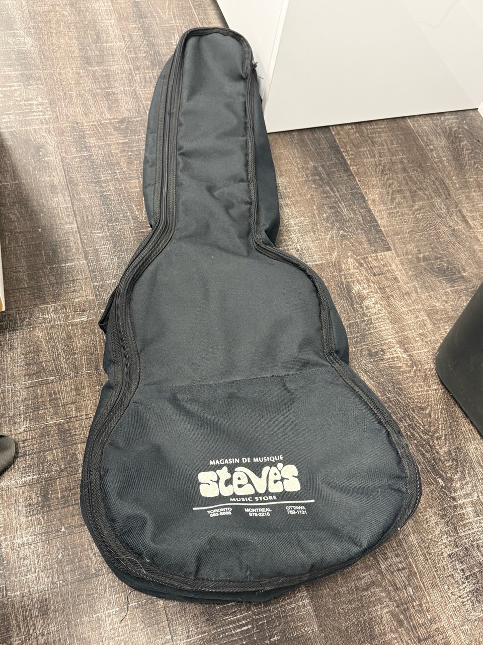 guitar case (soft) | Guitars | Markham / York Region | Free local ...