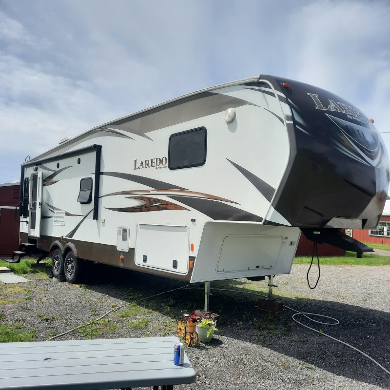 2014 Laredo Fifth wheel great shape and in use, | Travel Trailers ...