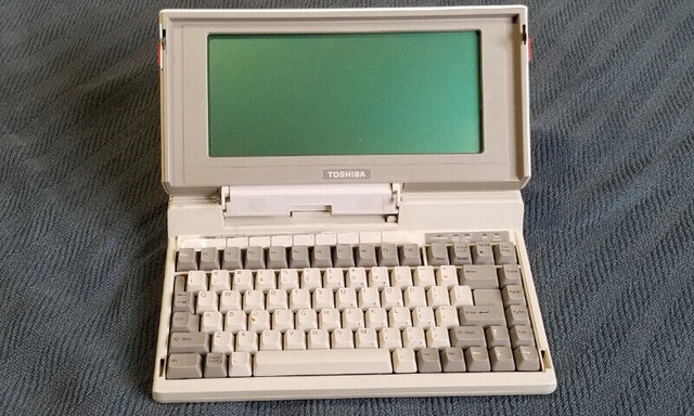 Vintage - Toshiba T1100 Plus - Worlds First Mass-Market Laptop ...