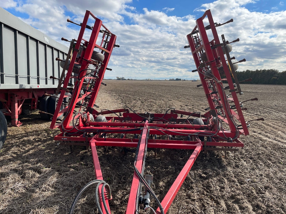 28 ft kkk, rotary hoe, seed wagons, crow foot packers | Farming ...