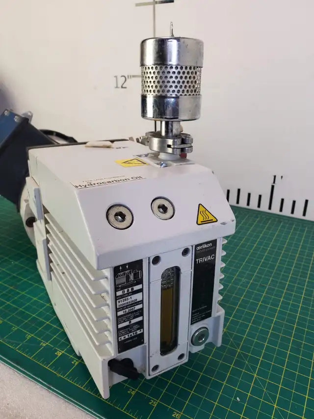 Leybold TRIVAC D8B 91255-1 W/ MARATHON 3/4HP 1725RPM Vacuum Pump ...