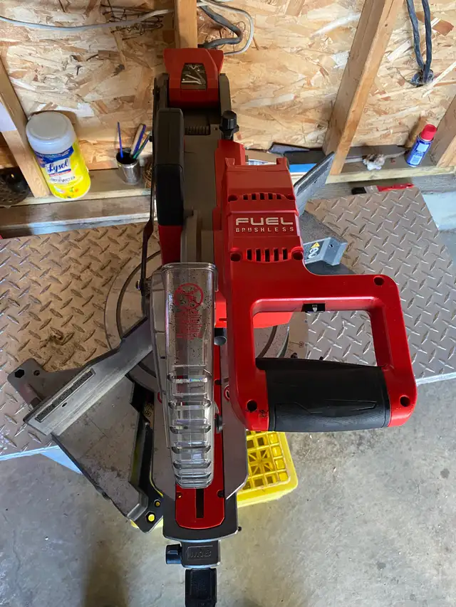 Milwaukee M18 FUEL 18V 10” Dual Bevel Sliding Compound Miter Saw ...