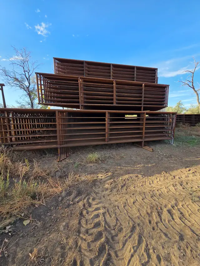 Heavy duty free standing livestock corral panels and windbreaks | Other ...