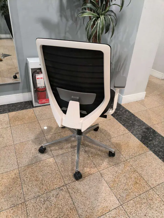 High-Quality Ergonomic Mesh Office Chair | Dining Tables & Sets | City ...